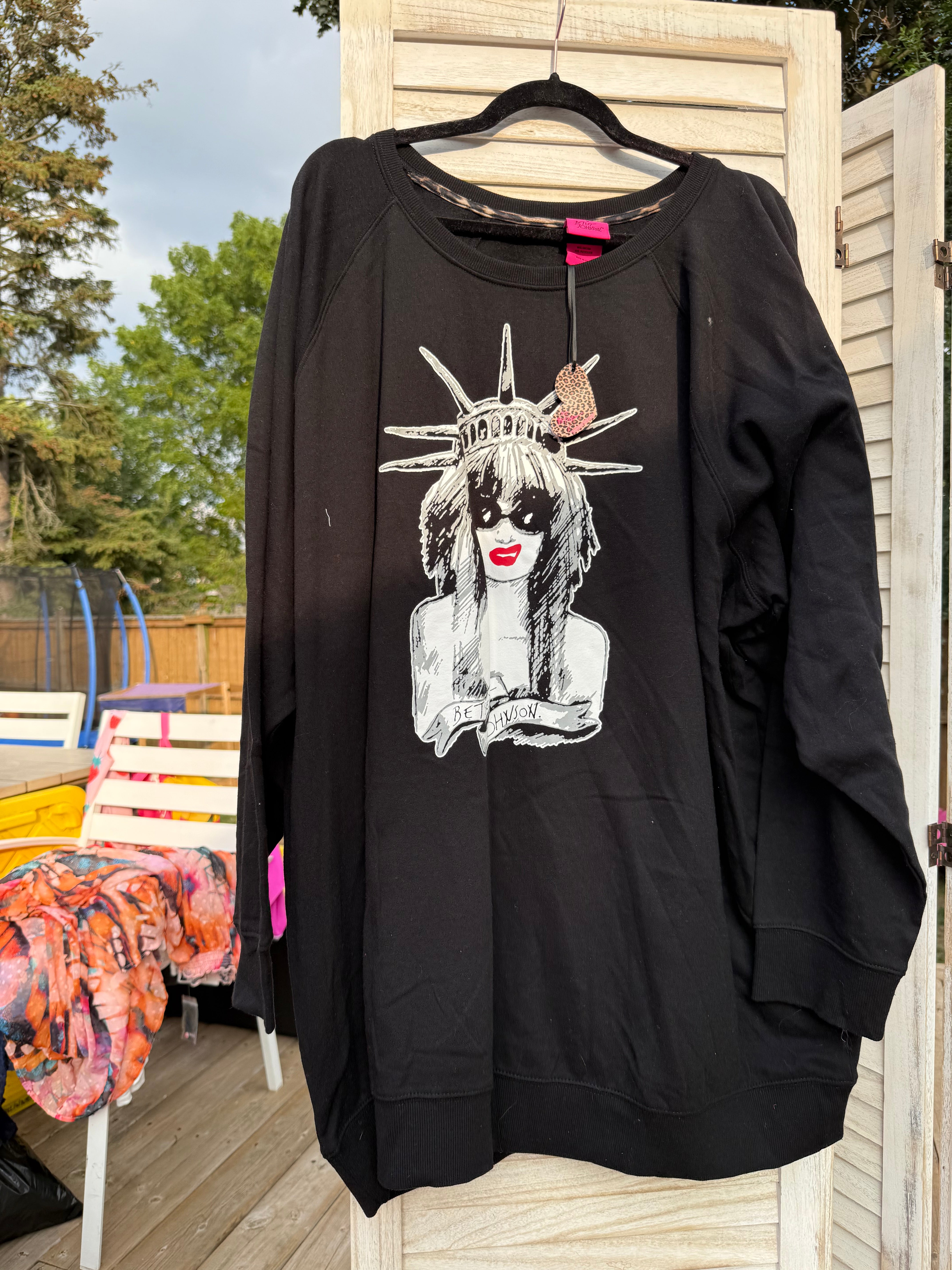 Torrid x Betsey Johnson Sweatshirt – Mustang Sally Two’s Closet